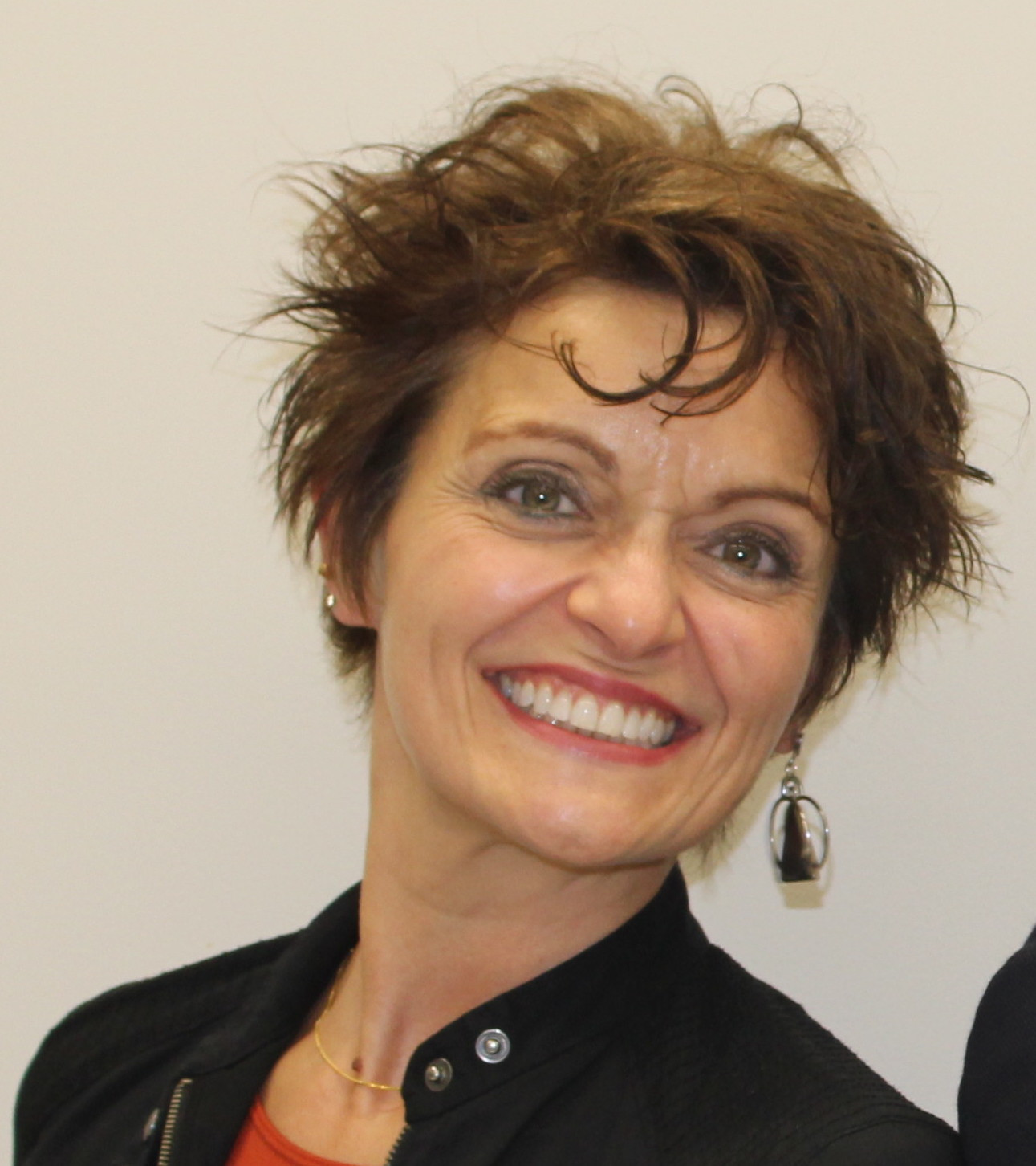 サラジーン ロジート | Soli Consultants